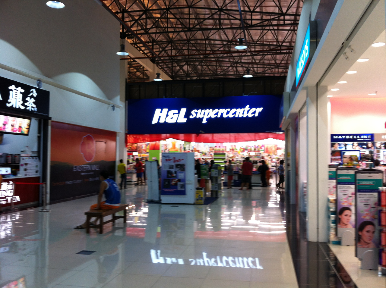 Eastern_mall_17th_miles_H&L – Thisbeast.com