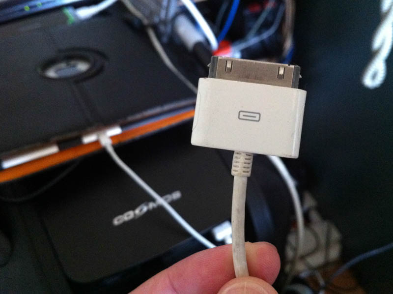 Things I never knew before; the discontinued 30-pin iPod Connector ...